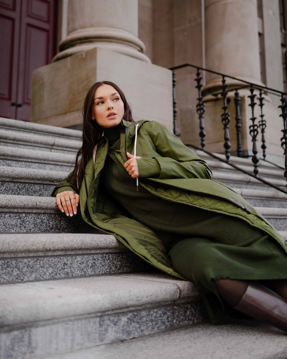 The mernini - A raincoat built to keep you dry.