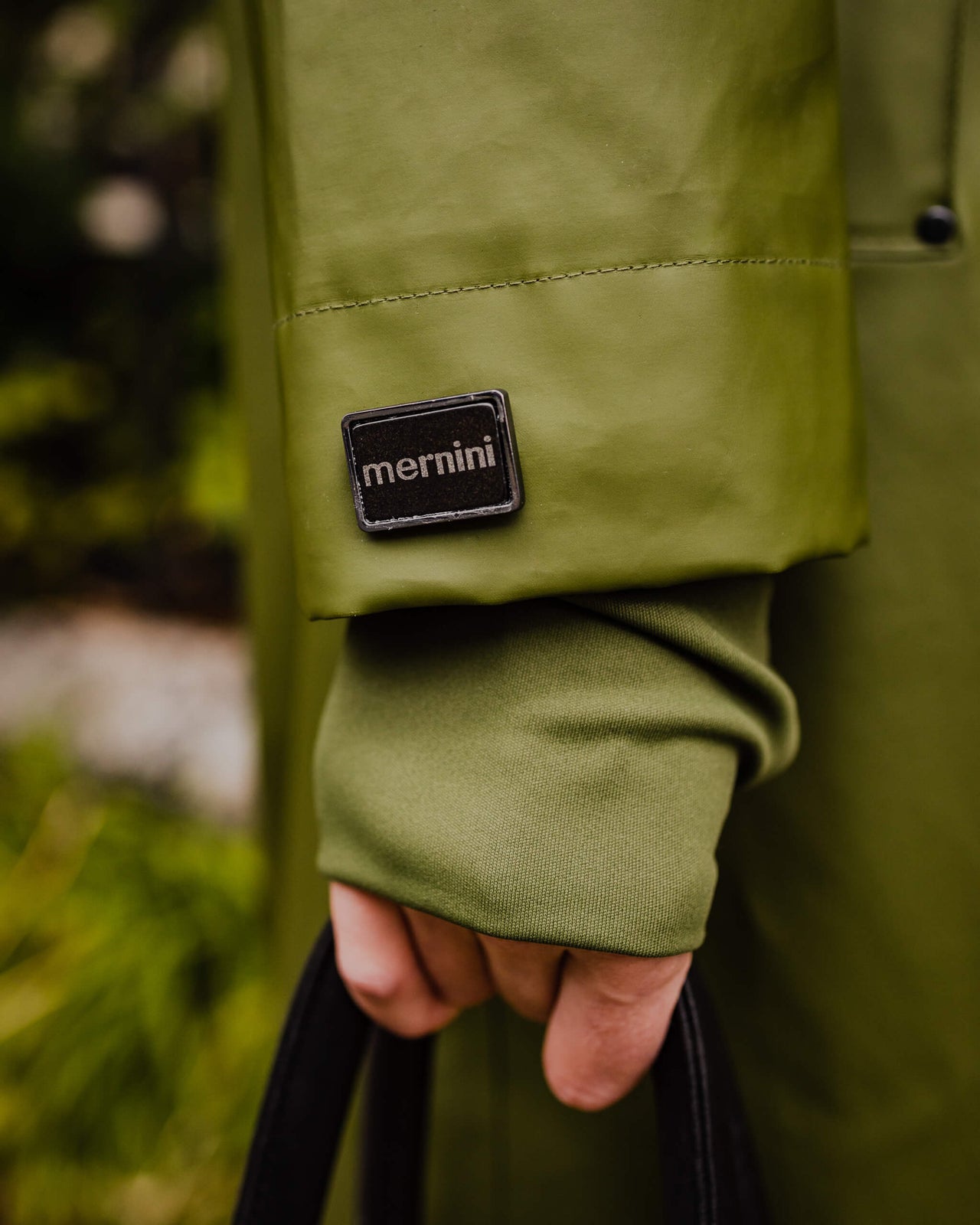 The mernini - A raincoat built to keep you dry.